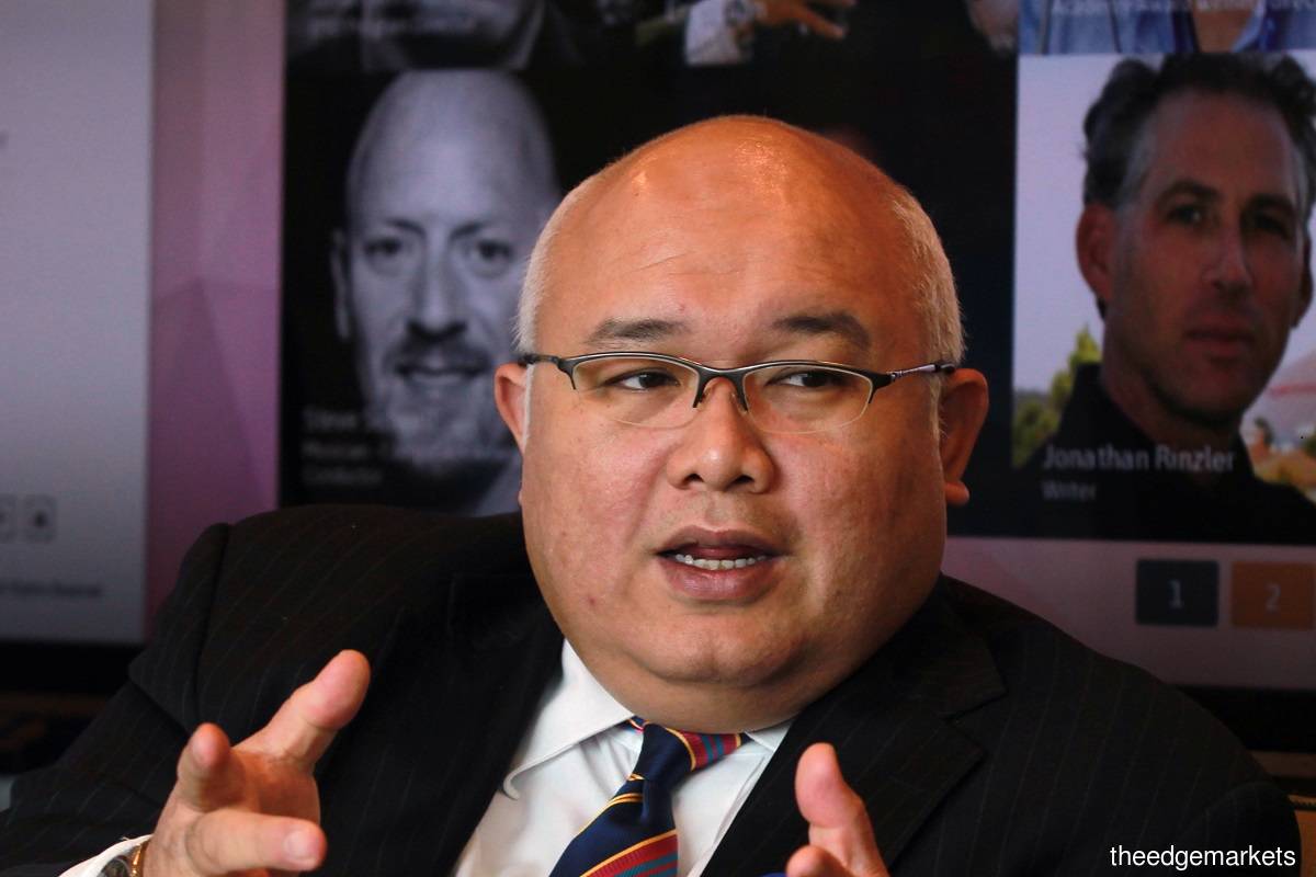 Sharil resigns as Opcom chairman after appointment to DNB board