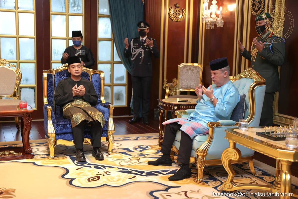 Machap assemblyman Onn Hafiz sworn in as 19th Johor MB | KLSE Screener
