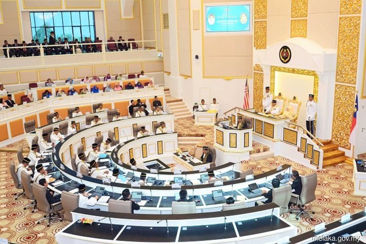 Melaka passes bill to lower qualified age to become assemblymen | KLSE ...