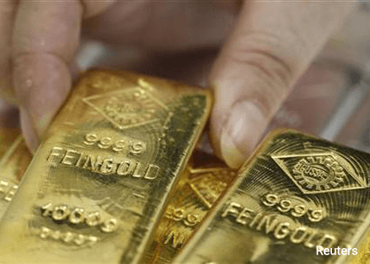 Gold set for biggest weekly rise since January as stocks, dollar slide