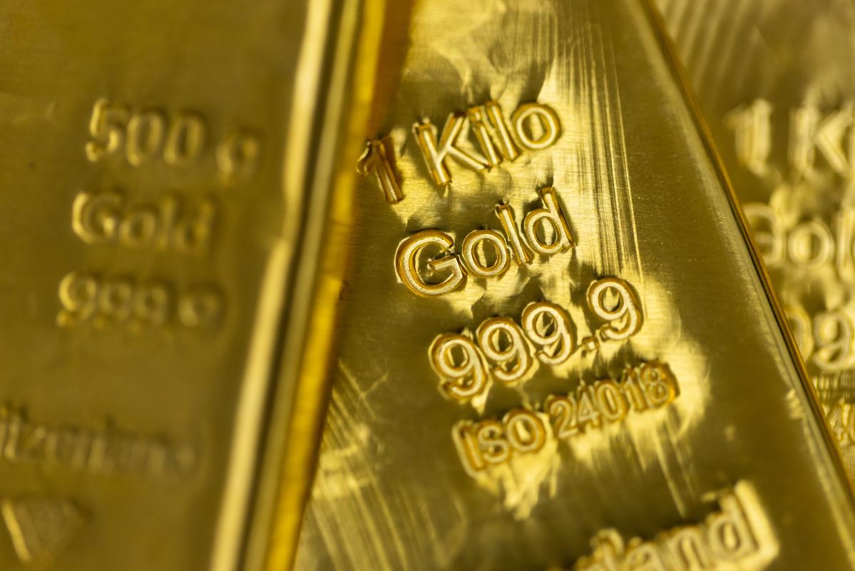 China's central bank extends gold-buying streak for seventh month