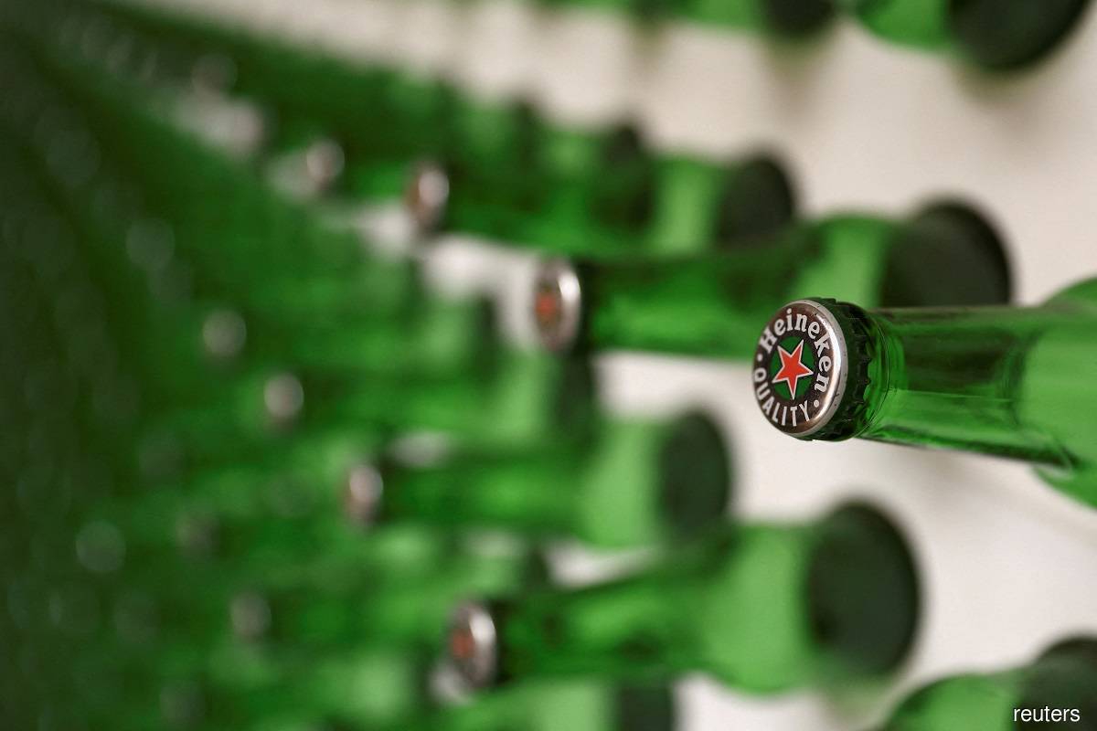 Heineken lays out plan to grow beer sales, cut costs