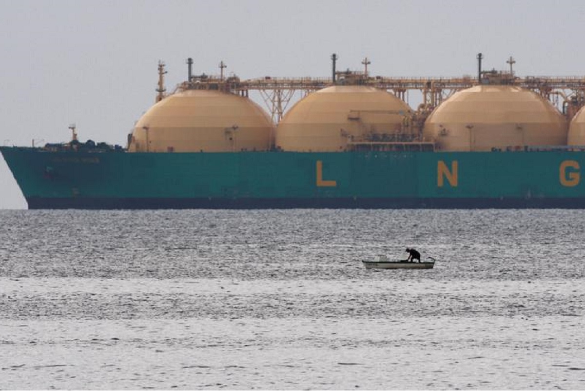 Malaysia starts LNG bunkering operations, makes first delivery | KLSE ...