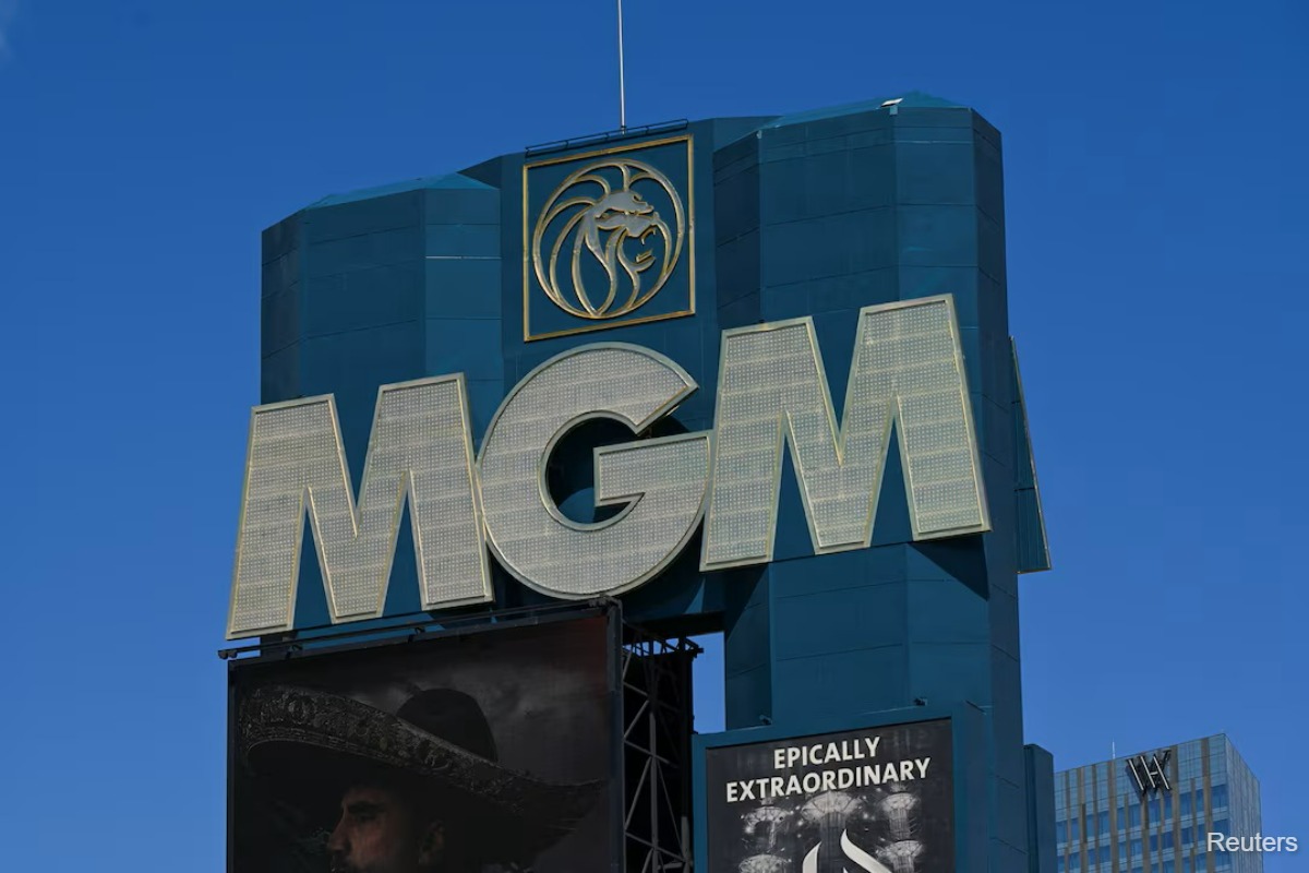 MGM's withdrawal from NY casino project leaves Genting, two other bidders in the race