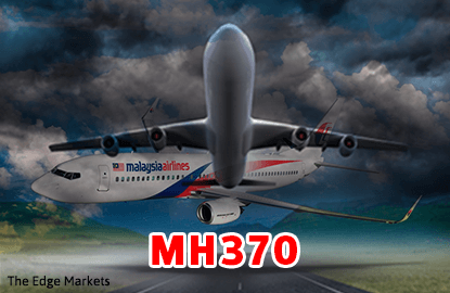 MH370 wing flap-like debris arrives at Canberra for examination