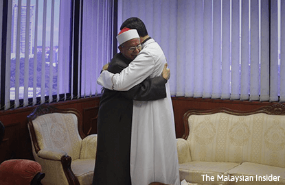 Mufti, KL archbishop meet in historic ‘meeting of hope’