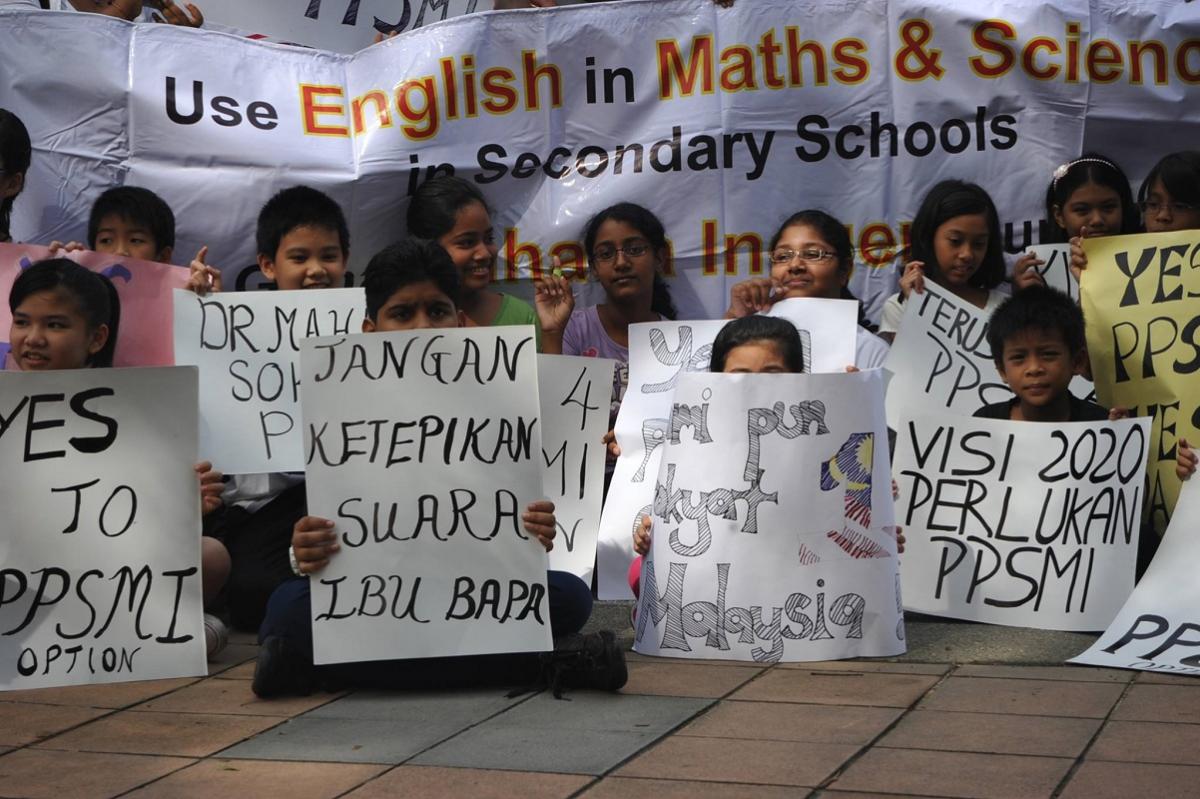 Education group seeks Cabinet help to protect Dual Language Programme