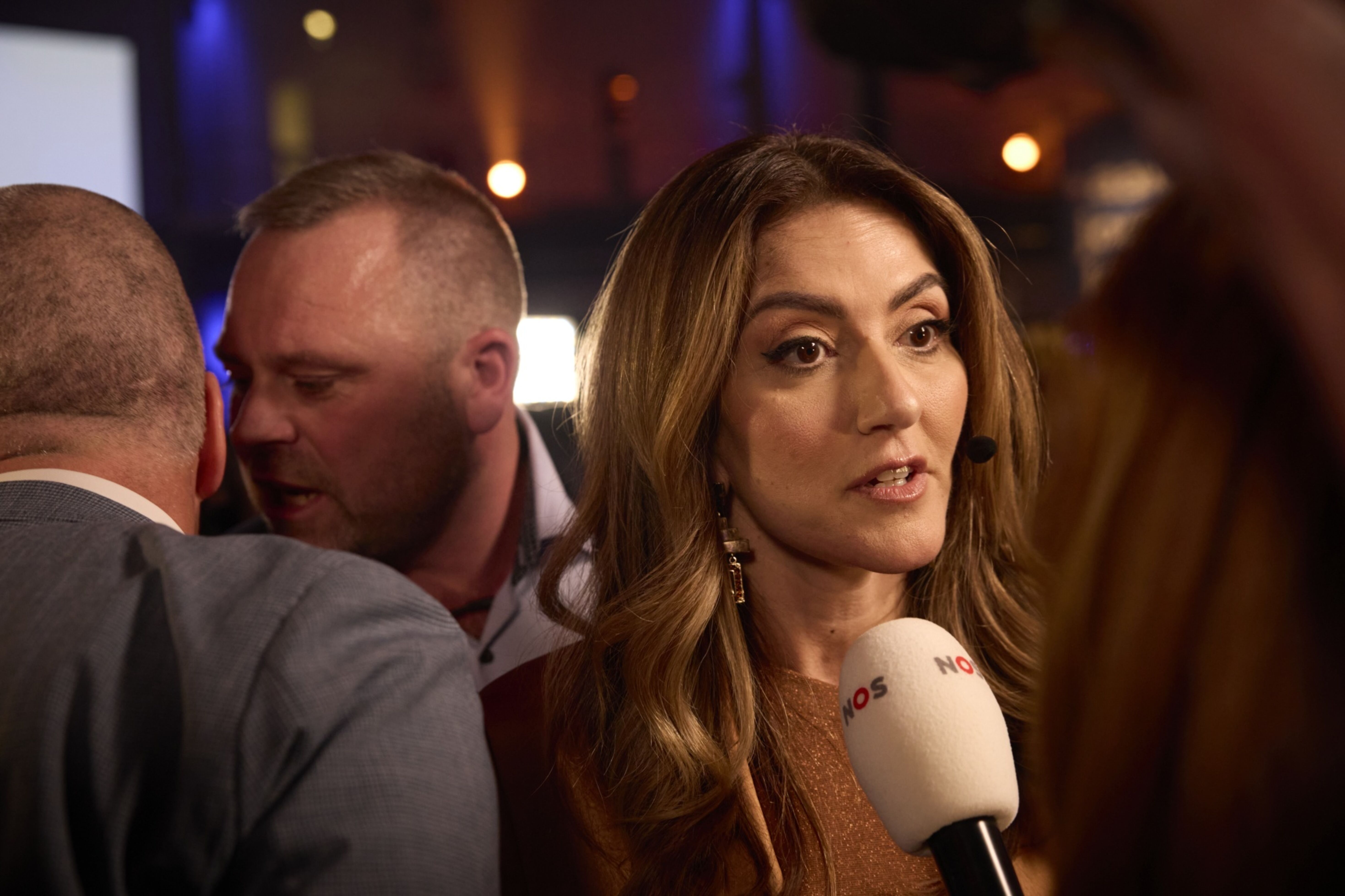 Dutch Far-right Leader Wilders Scores Stunning Election Victory - CEO ...