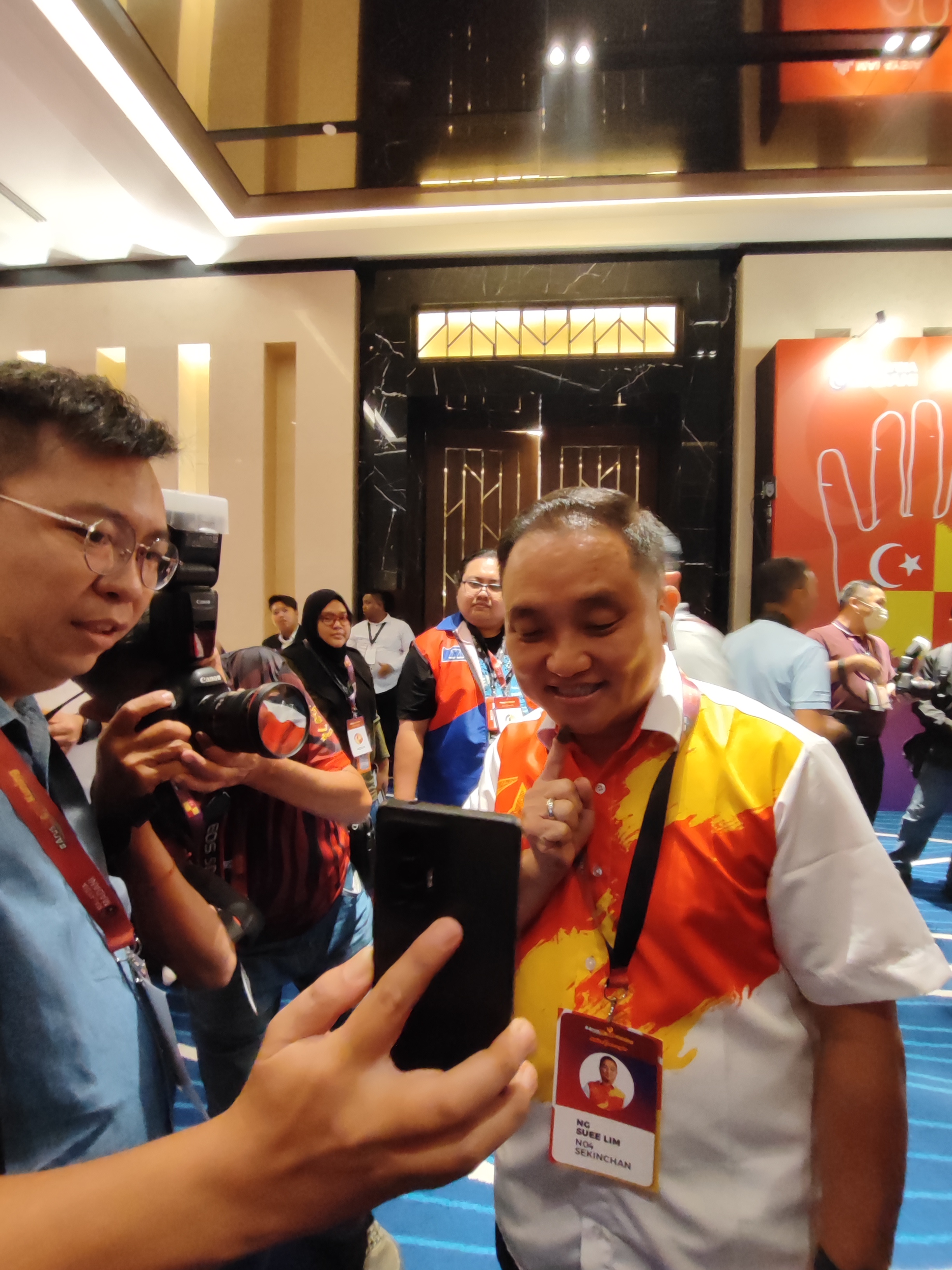 Live Blog: PH-BN wins Selangor with simple majority, keeps Penang and N ...