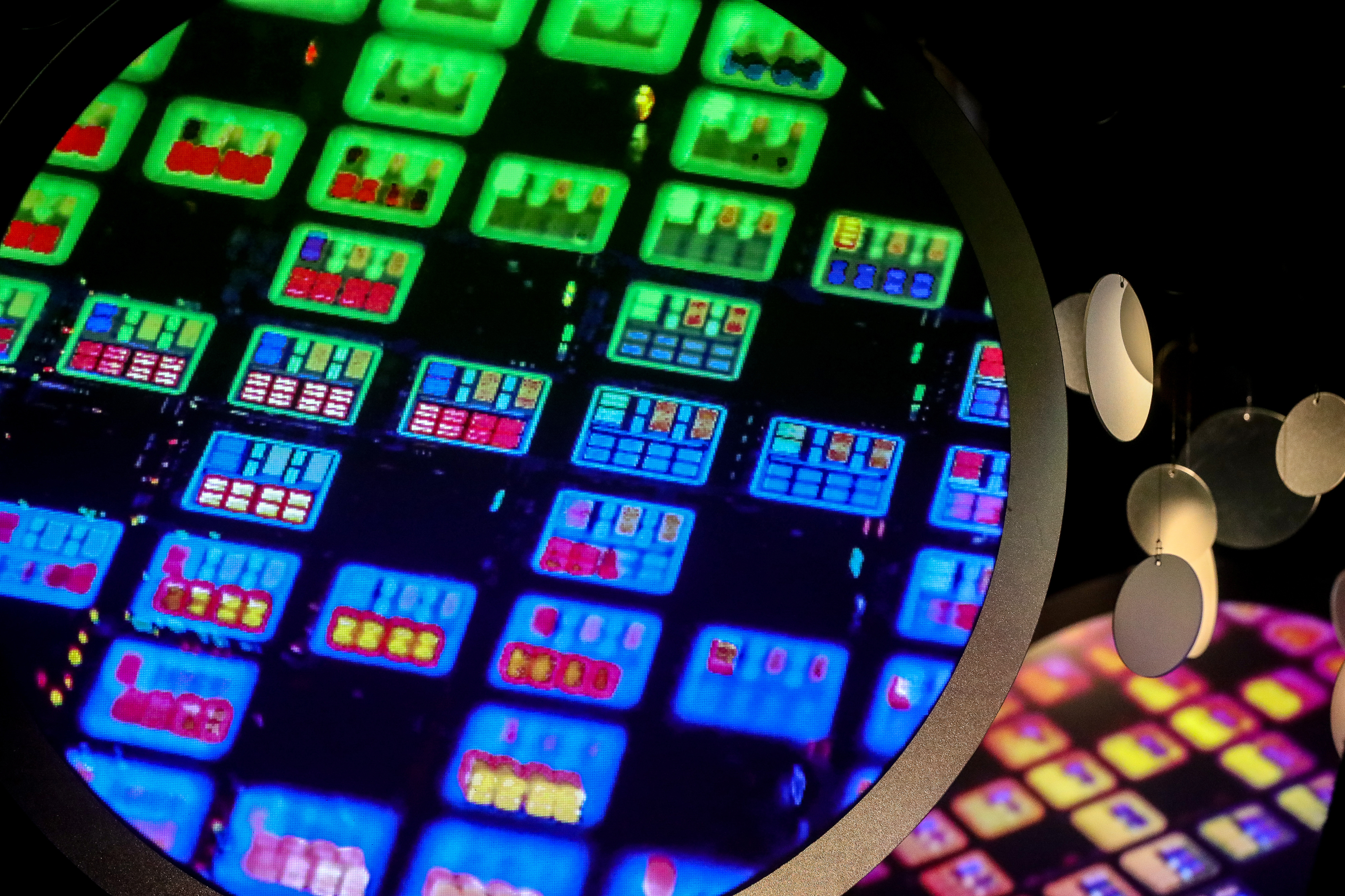 US to Widen Sanctions to Curb Chip Sales to Russia’s War Machine ...