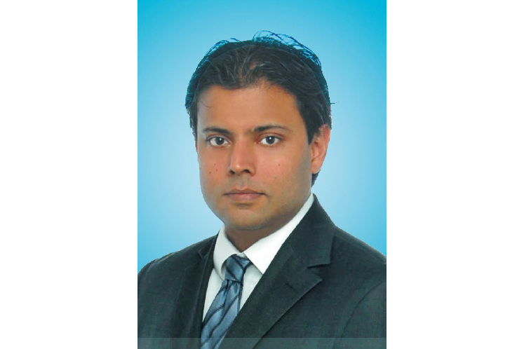 Lead Story: When a tired bear meets a stubborn bull