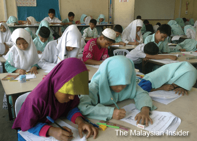 Giving Rohingya children a taste of school life