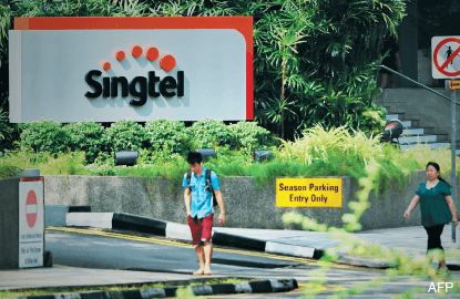 Singtel launches prepaid data plans for HOOQ