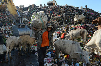 'Trash banking' boosts savings while cleaning Indonesia's cities