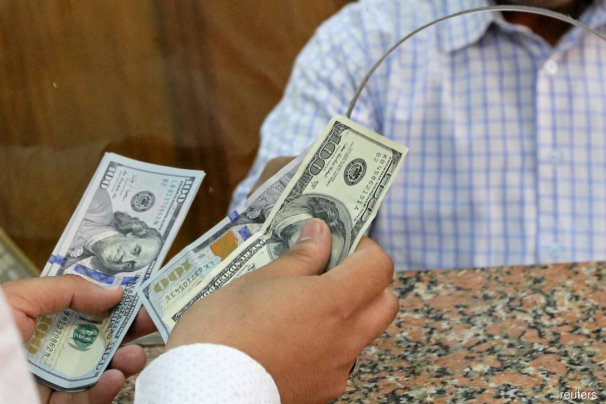 Share of cash-based transactions plummeting — report