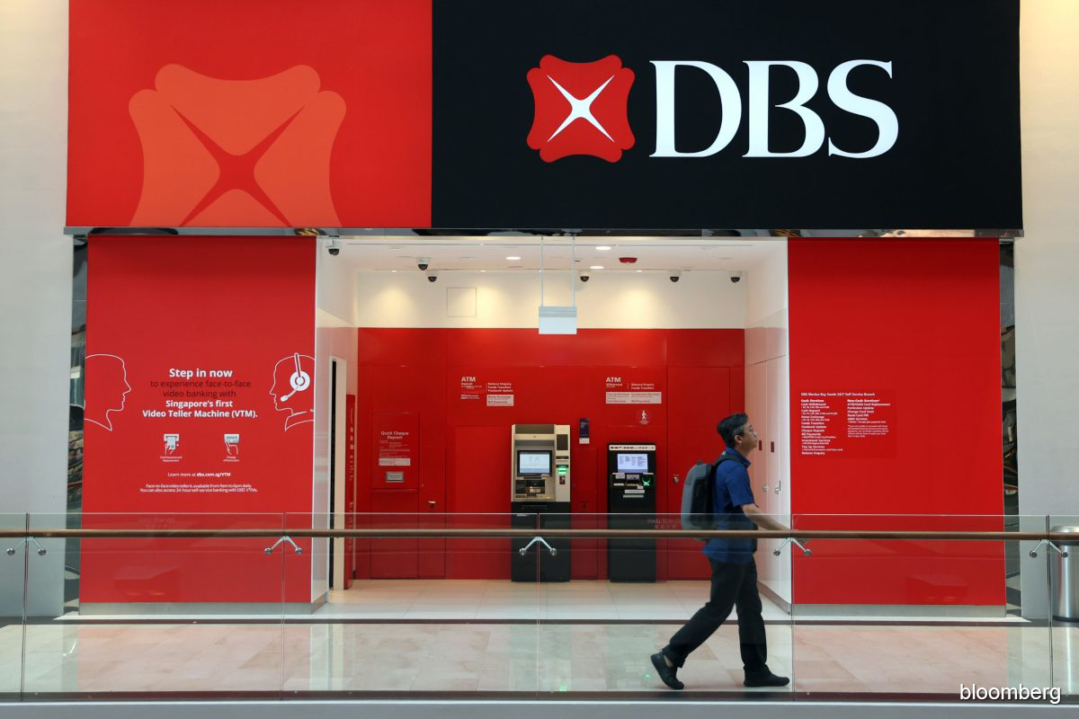 Singapore's MAS prohibits DBS from acquiring new business ventures for six months following ...